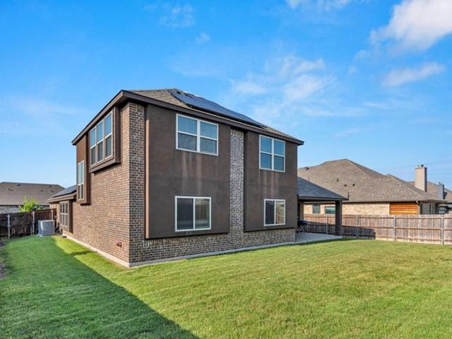 512 Strait Ln, Waxahachie, TX 75165