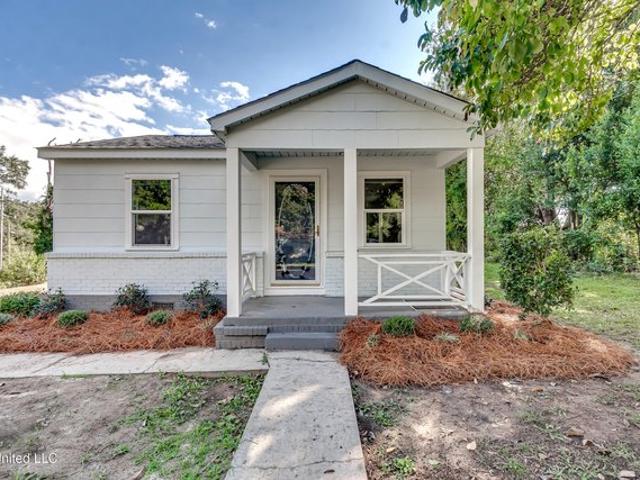 512 SW 2nd St, Magee, MS 39111