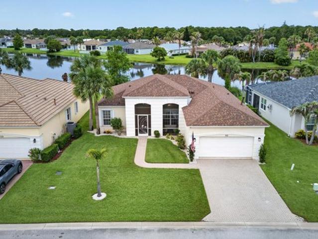 512 SW Lake Manatee Way, Port Saint Lucie, FL 34986