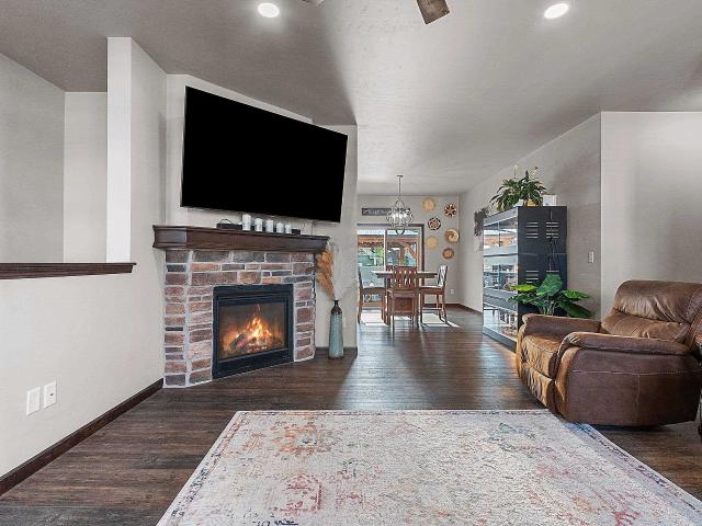 512 pebblestone circle