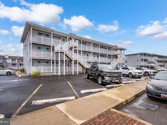 512 Robin Drive # 3