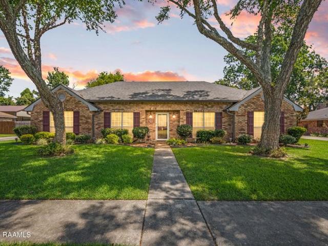 512 Riverwoods Dr, Lafayette, LA 70508