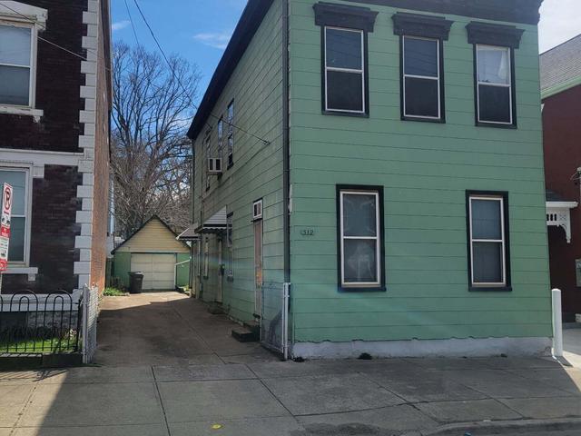512 W 12th Street