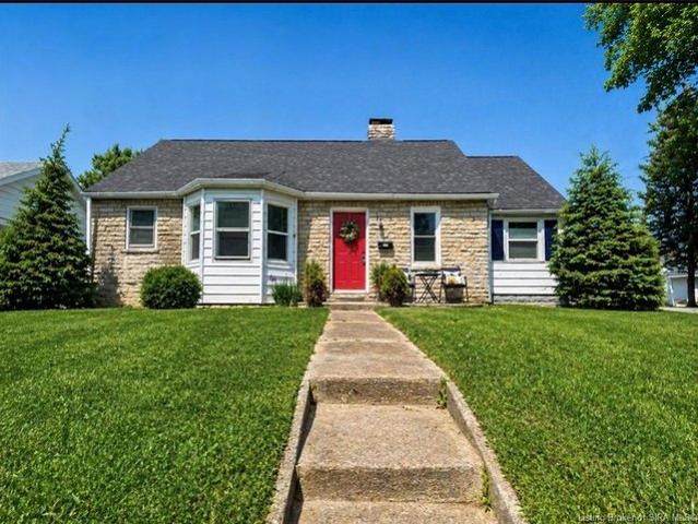 512 W Owen St, Scottsburg, IN 47170