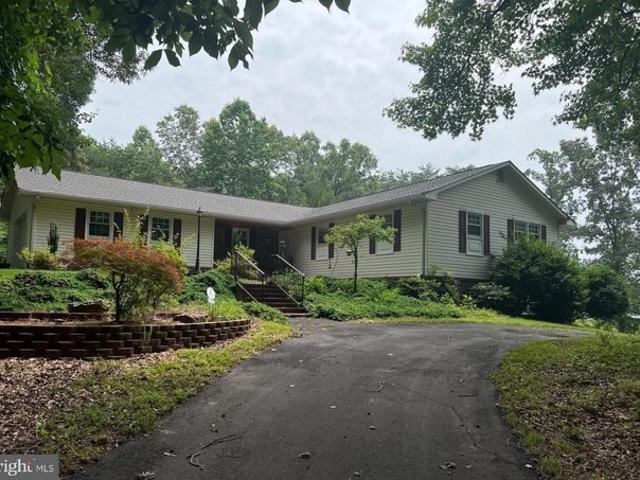 512 W Rocky Run Rd, Fredericksburg, VA 22406