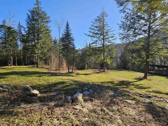 512 Woodbury Mountain Rd, Calais, VT 05648