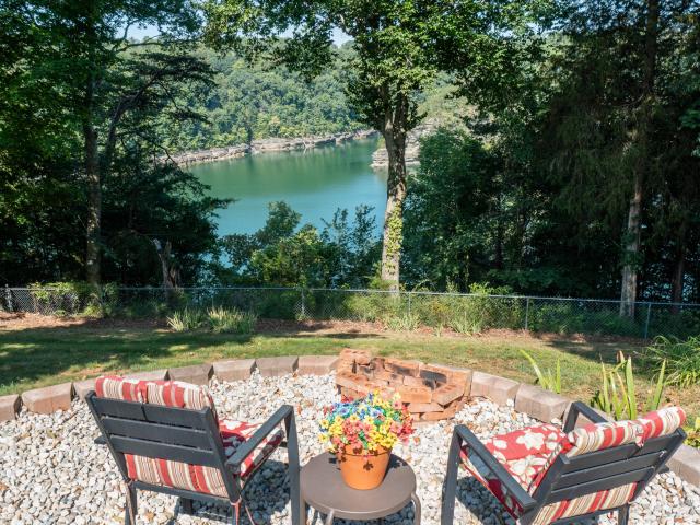 512 Water Cliff Drive