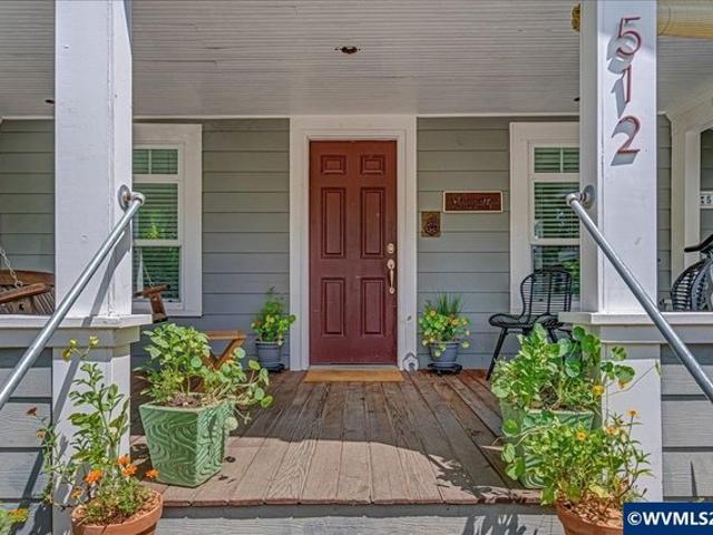 512 Wall St, Silverton, OR 97381