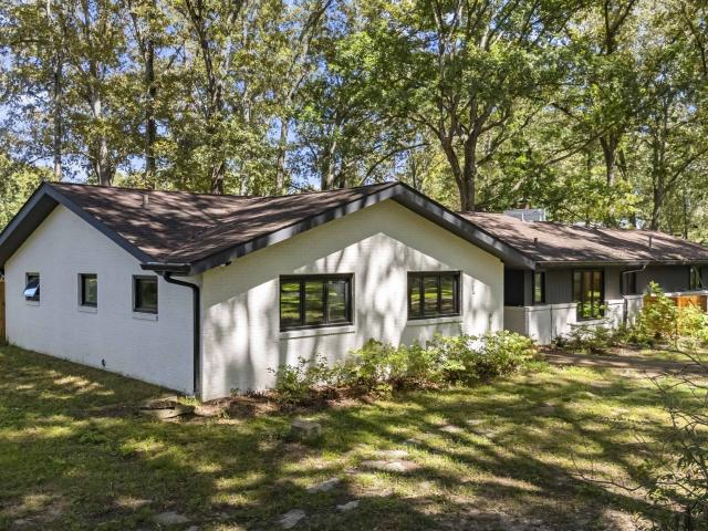 512 Westwood Dr