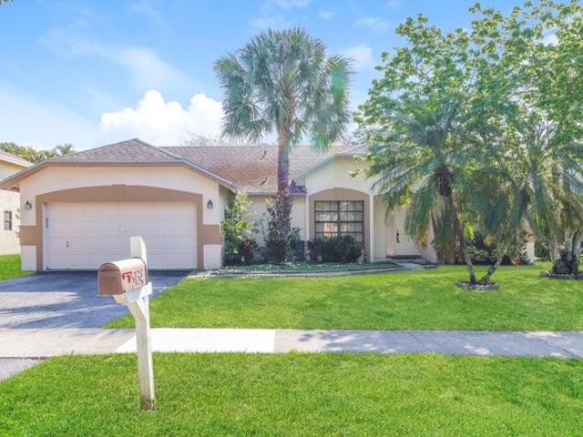 5134 NW 42nd Ter, Coconut Creek, FL 33073