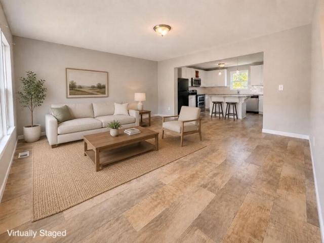 5135 N Morgan Lane