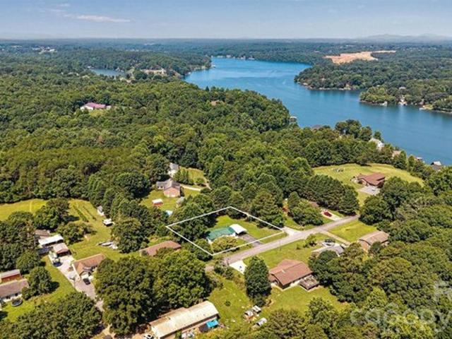 5135 36th Street Dr NE, Hickory, NC 28601