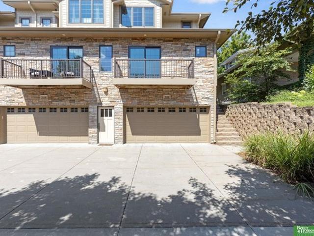 5136 Dodge St, Omaha, NE 68132