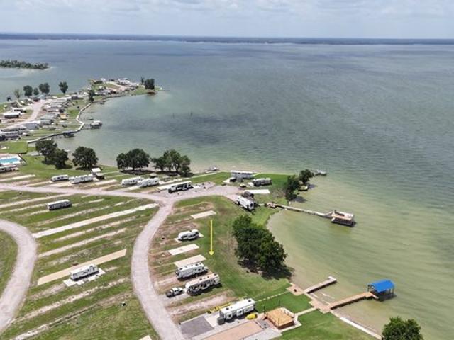 5136 Peninsula Rd, Kerens, TX 75144