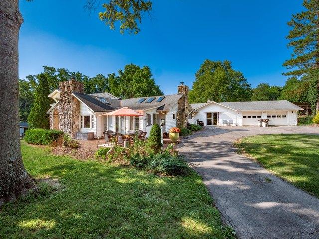 5137 Riverside Dr, Delaware, OH 43015