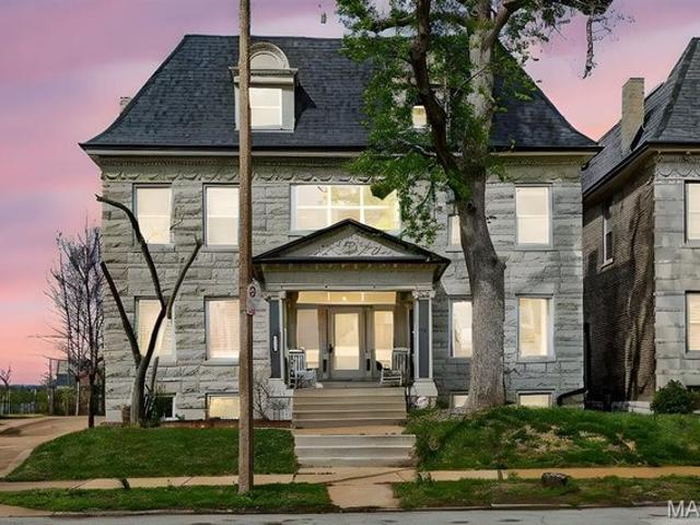5137 Washington Pl, Saint Louis, MO 63108
