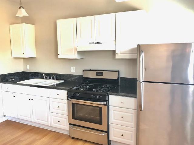 5139 Melrose Ave / Studio Apartment for Rent at 5139 Melrose Ave, Los Angeles, CA 90038 Hollywood Studio District