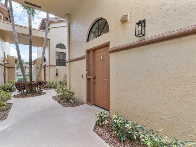 5139 Europa Dr, Unit O, Boynton Beach, FL 33437 | MLS #R11169 | Compass