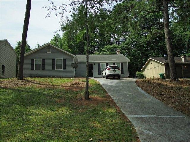 5139 Galbraith Cir, Stone Mountain, GA 30088