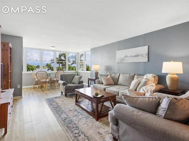 5130 Brittany Dr S 208, St. Petersburg, FL