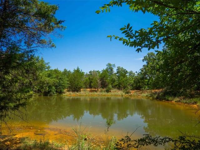5131 N State Highway 6, Hearne, TX 77859