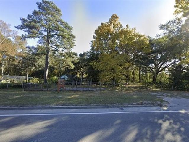 5131 Ogeechee Rd, Savannah, GA 31405