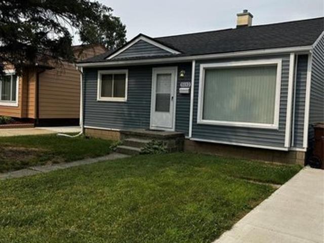 5132 Gloria St, Wayne, MI 48184