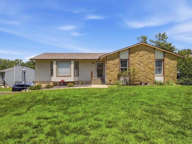5133 NW 52nd St, Topeka, KS 66618