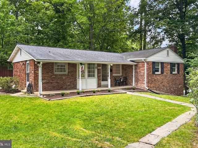 5133 Red Fox Dr, Annandale, VA 22003