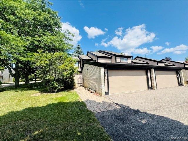 5133 Rock Run, West Bloomfield Township, MI 48322