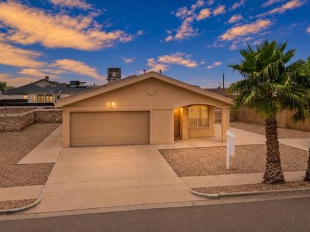 513 Cactus Crossing Dr, Horizon City, TX 79928