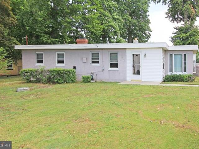 929 Cherry Tree Rd, Aston, PA 19014