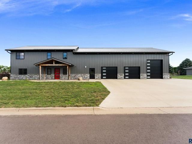 513 Beck Dr, Alcester, SD 57001
