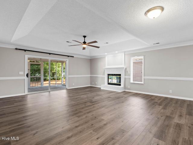 513 Fairway Drive W