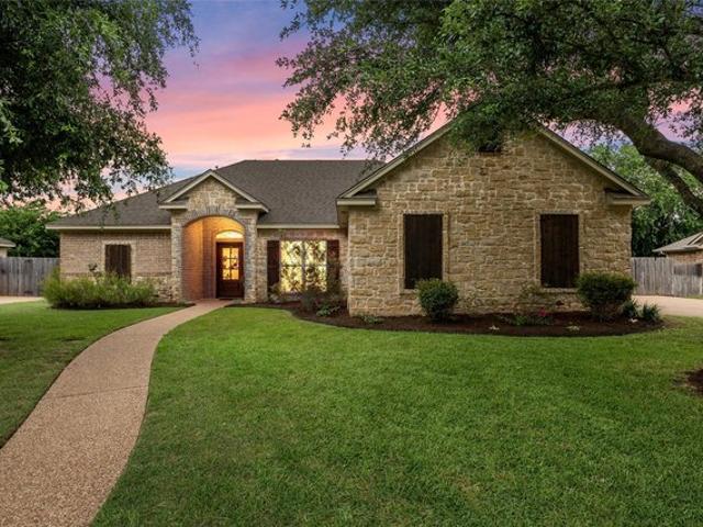 513 Kings Row, Woodway, TX 76712