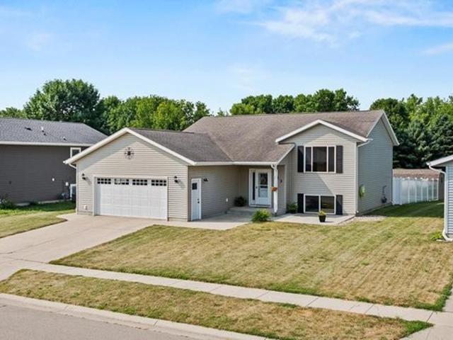 513 Harriett Dr, Marshall, MN 56258