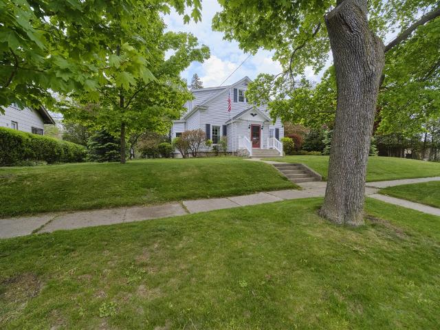 513 Oak Street