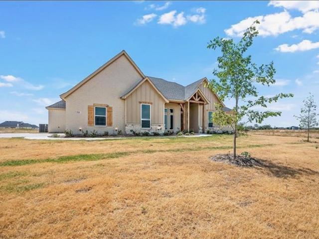 513 Longhorn Ln, Springtown, TX 76082