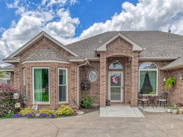 513 N Geronimo Way