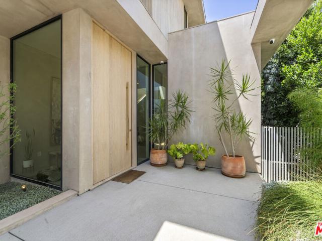 513 N Martel Avenue
