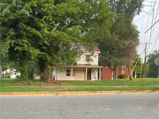 513 N Mecklenburg Avenue