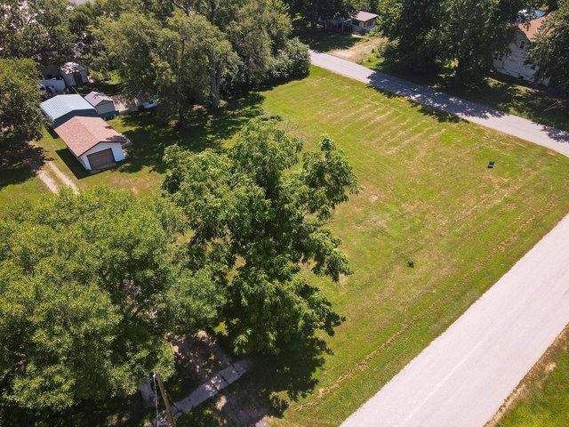 513 S Oak St, Genoa, NE 68640