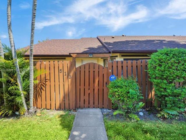 513 Springdale Cir #513, Palm Springs, FL 33461