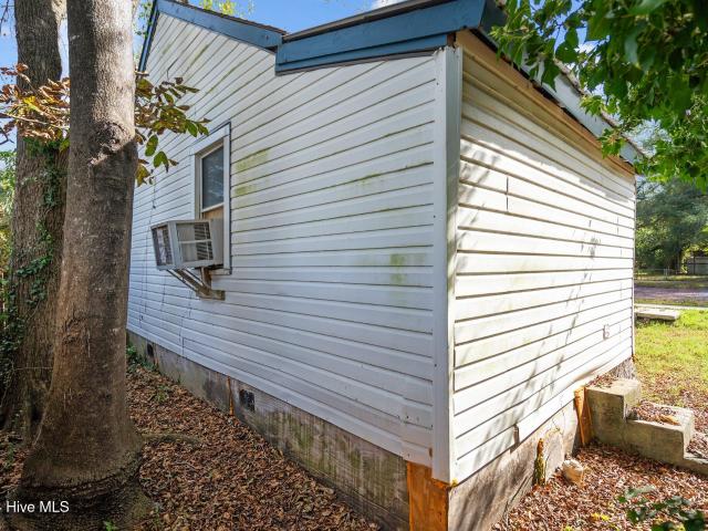 513 Swann Street
