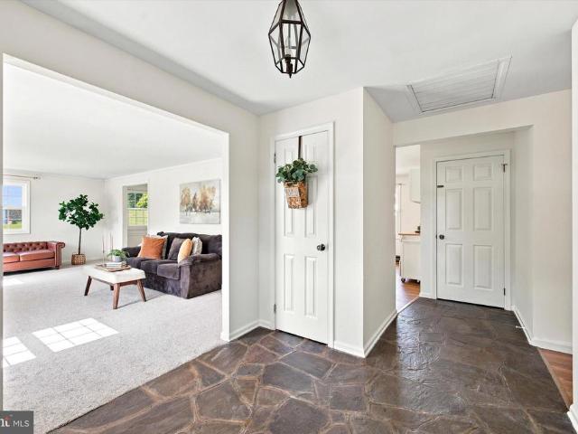 513 Reservoir Road