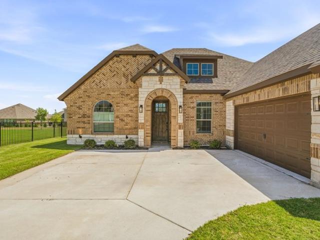 513 River Bank Ct, Granbury, TX 76049