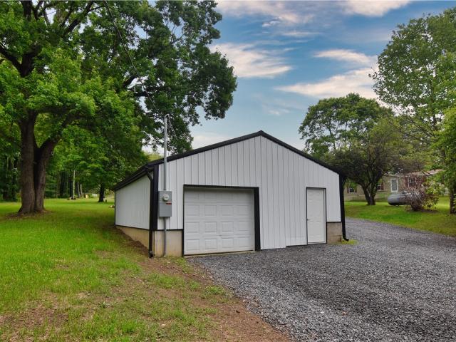 513 Russell Rd