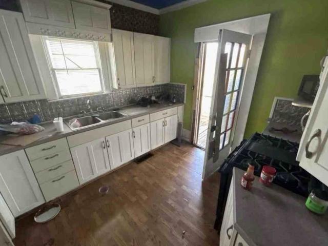 513 W Jefferson St, Waxahachie, TX 75165 | MLS #21251 | Compass