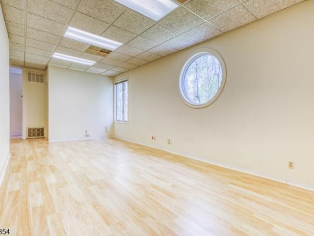 513 Warrenville Rd