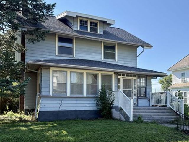 513 West St, Reinbeck, IA 50669